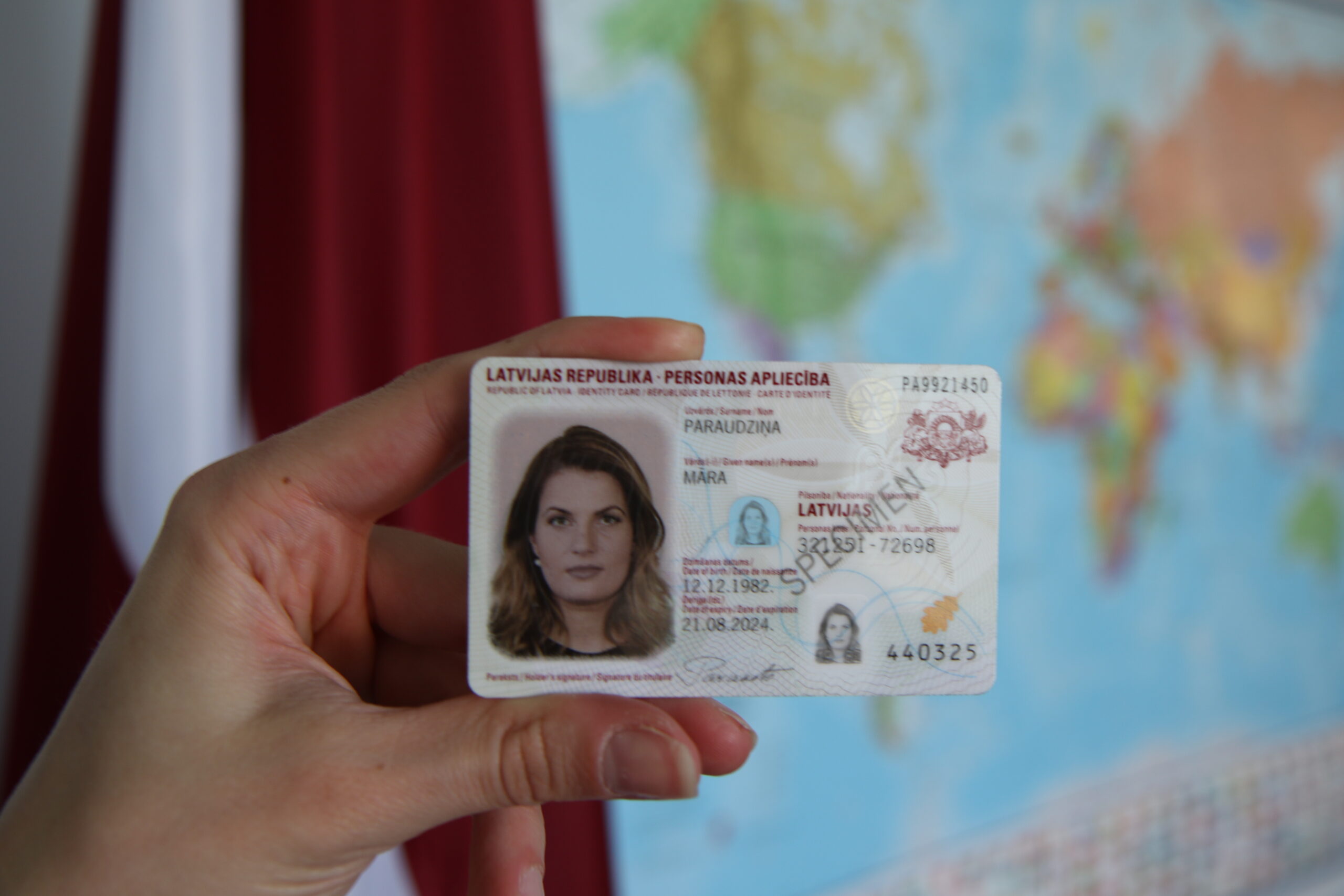 Personas apliecība jeb eID karte būs obligāta tad, kad beigsies pases ...